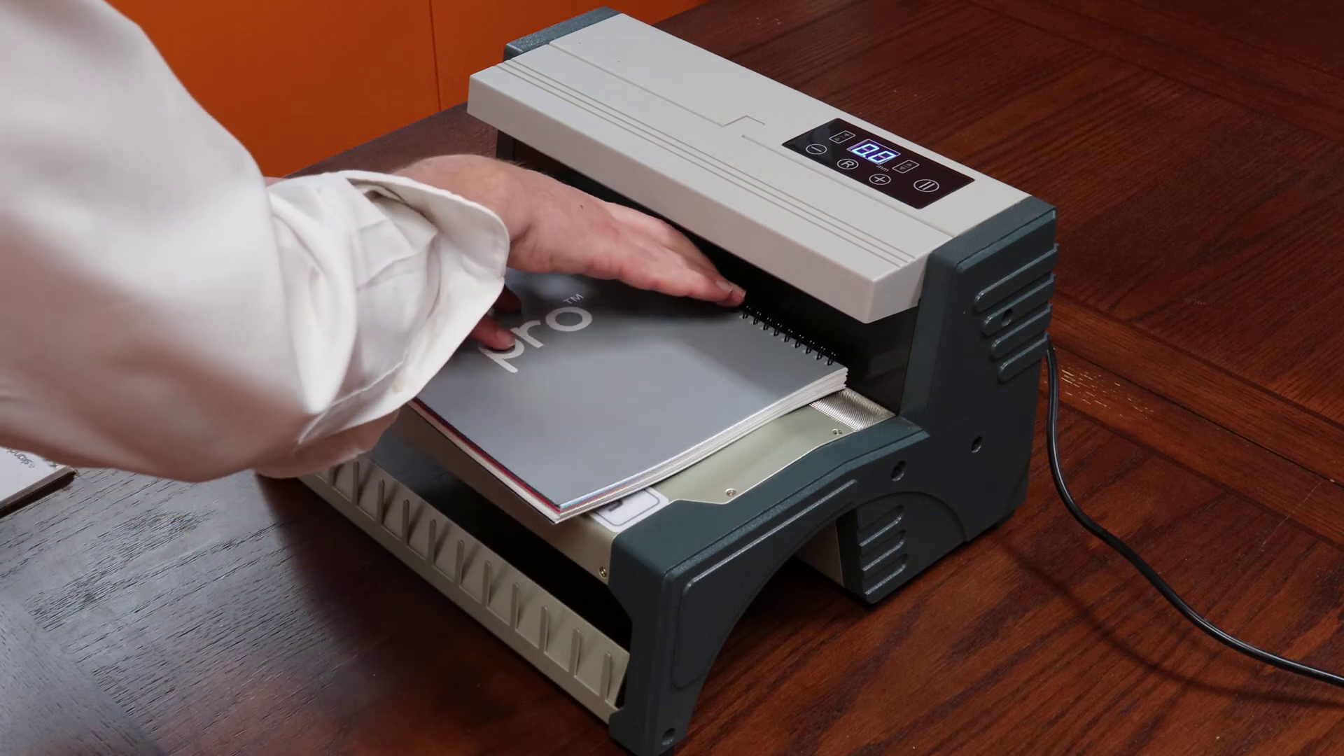 How to wire-bind a book the correct way | Skandacor